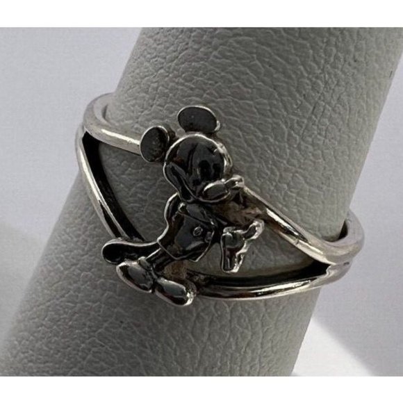 Disney | Jewelry | 925 Sterling Silver Ring Walt Disney Prodssis Size 5 ...